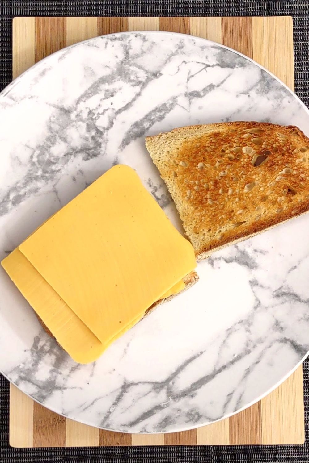 How to Make Grilled Cheese in the Microwave - Easy and Cheesy - Dinners ...