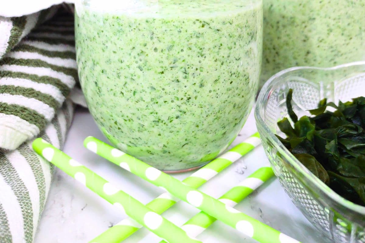 Seaweed Smoothie: Nutrient Rich Greens in a Glass! - Dinners Done Quick