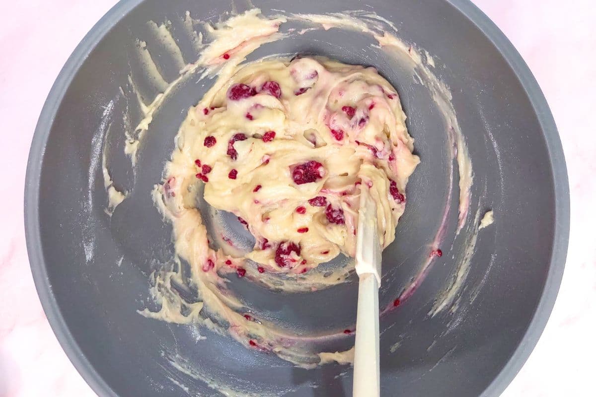 Raspberry Sour Cream Muffins With Streusel: Taste the Magic! - Dinners ...