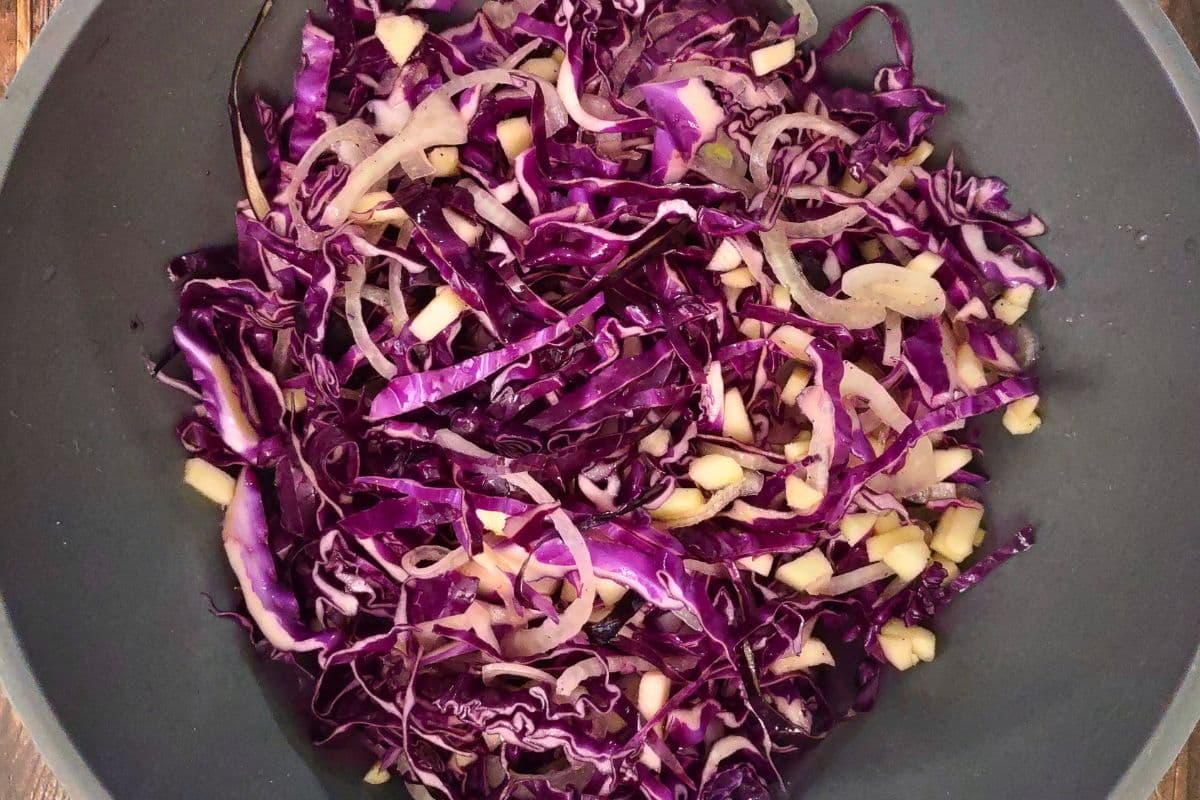 Microwave Red Cabbage: Say Goodbye to Boiling! - Dinners Done Quick