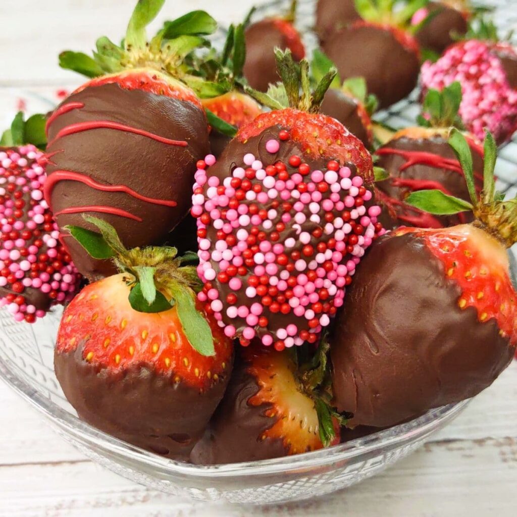 Microwave Chocolate Covered Strawberries (Easy Recipe) - Dinners Done Quick