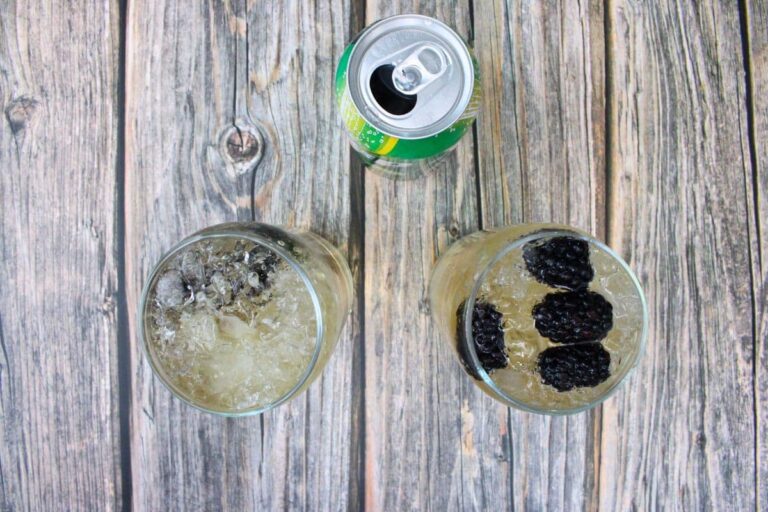 Crown Blackberry and Sprite: 2 Ingredient Mixed Drink! - Dinners Done Quick