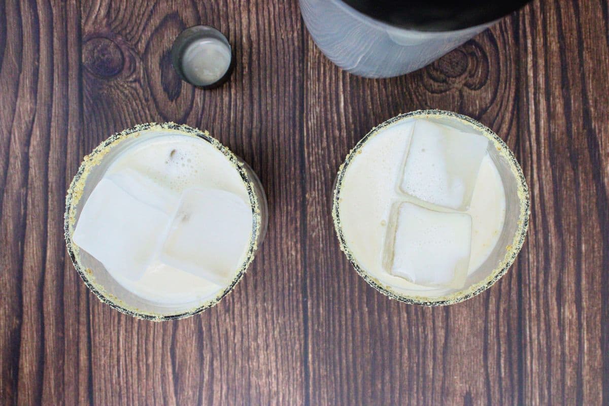 Blackberry Cobbler Cocktail With Crown Royal Whiskey - Dinners Done Quick