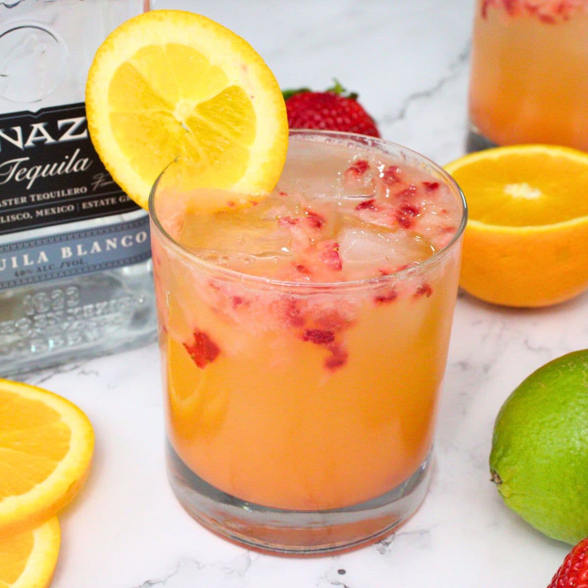 Orange Strawberry Tequila Fizz: Bubbly Fruity Cocktail! - Dinners Done ...