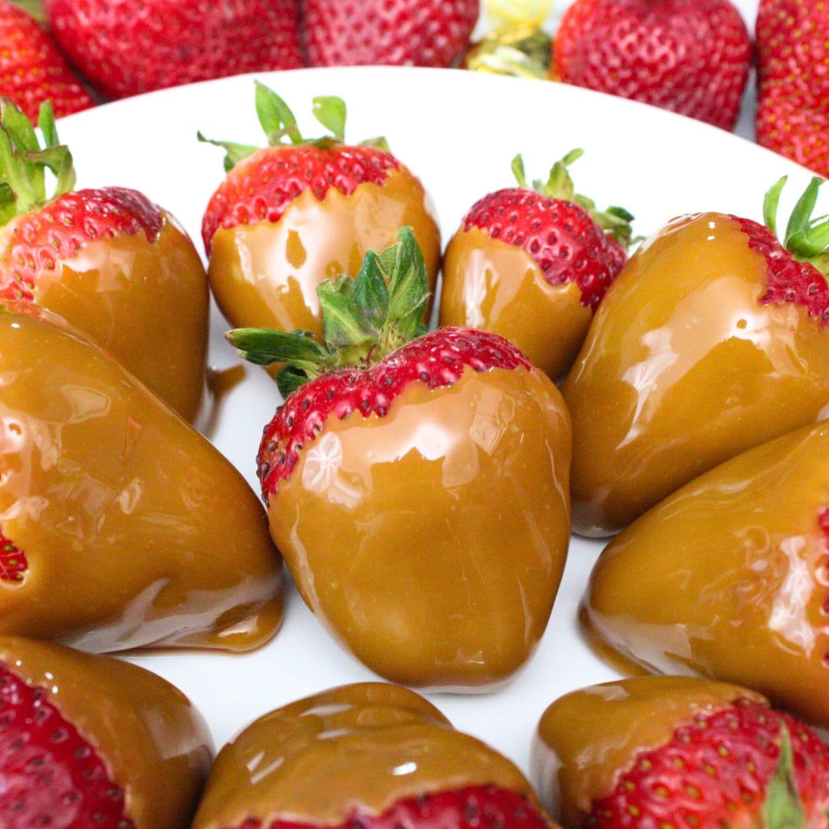 Caramel Candied Strawberries: Easy 2 Ingredient Recipe! - Dinners Done ...