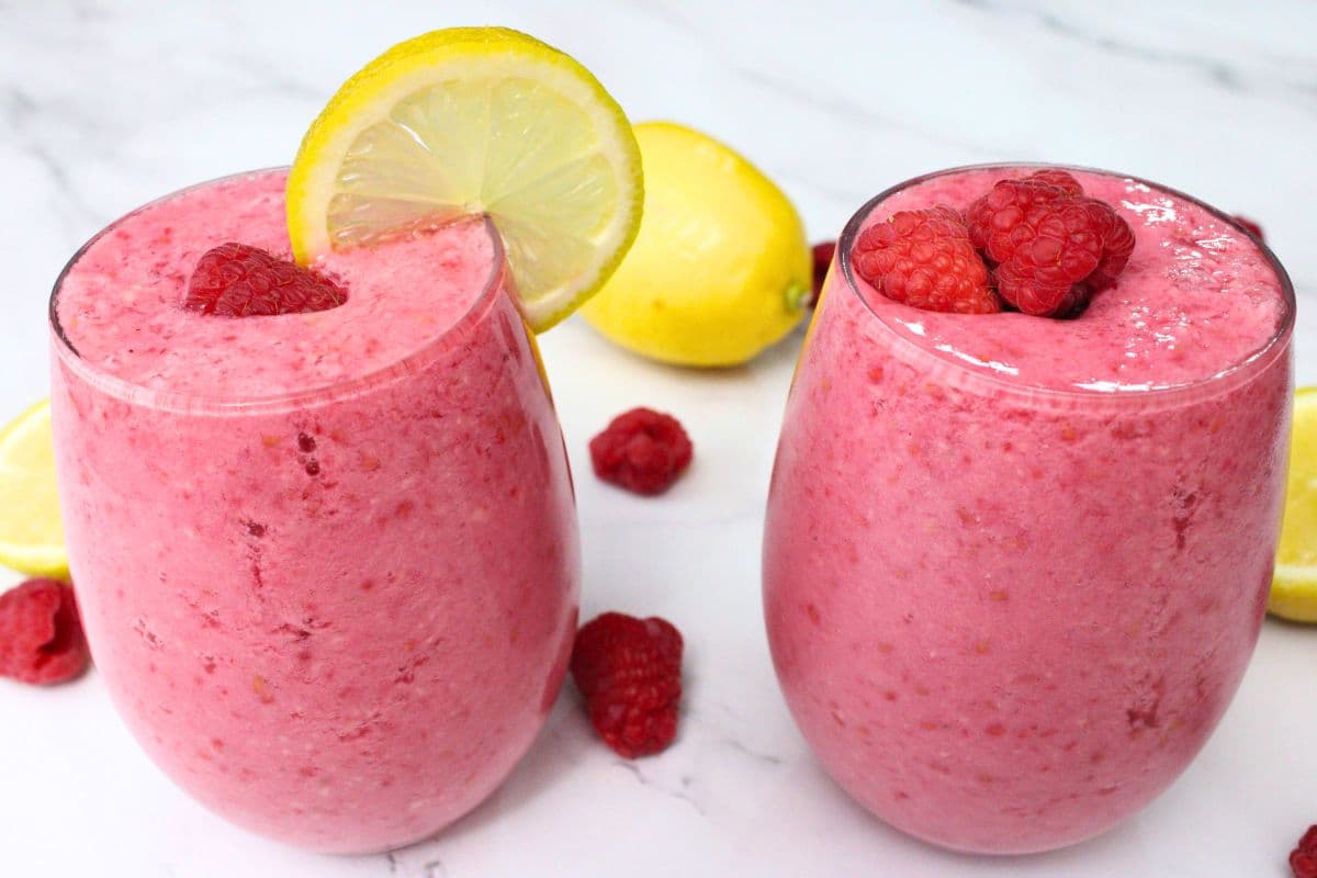 Raspberry Lemonade Smoothie: Perfect For Summer! - Dinners Done Quick