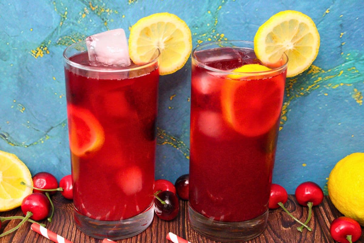 Cherry Vodka Lemonade: Easy Cocktail Recipe! - Dinners Done Quick