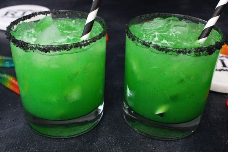 24 Easy Vodka Halloween Cocktails For the Adults! - Dinners Done Quick
