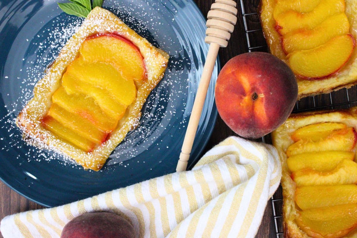Easy Upside Down Peach Puff Pastry in the Air Fryer! - Dinners Done Quick