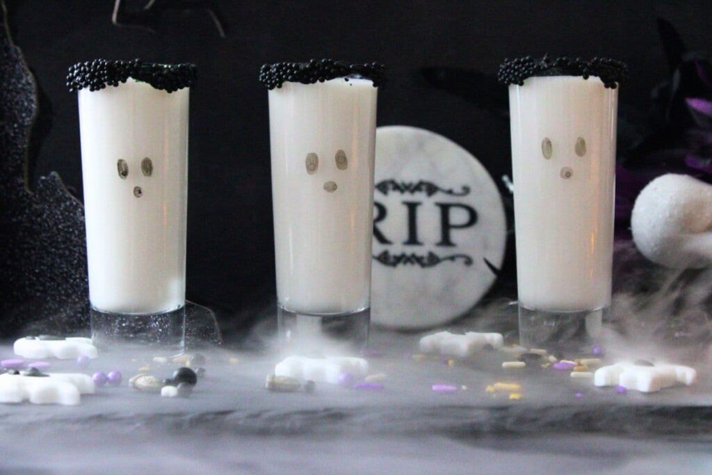 24 Easy Vodka Halloween Cocktails For the Adults! - Dinners Done Quick