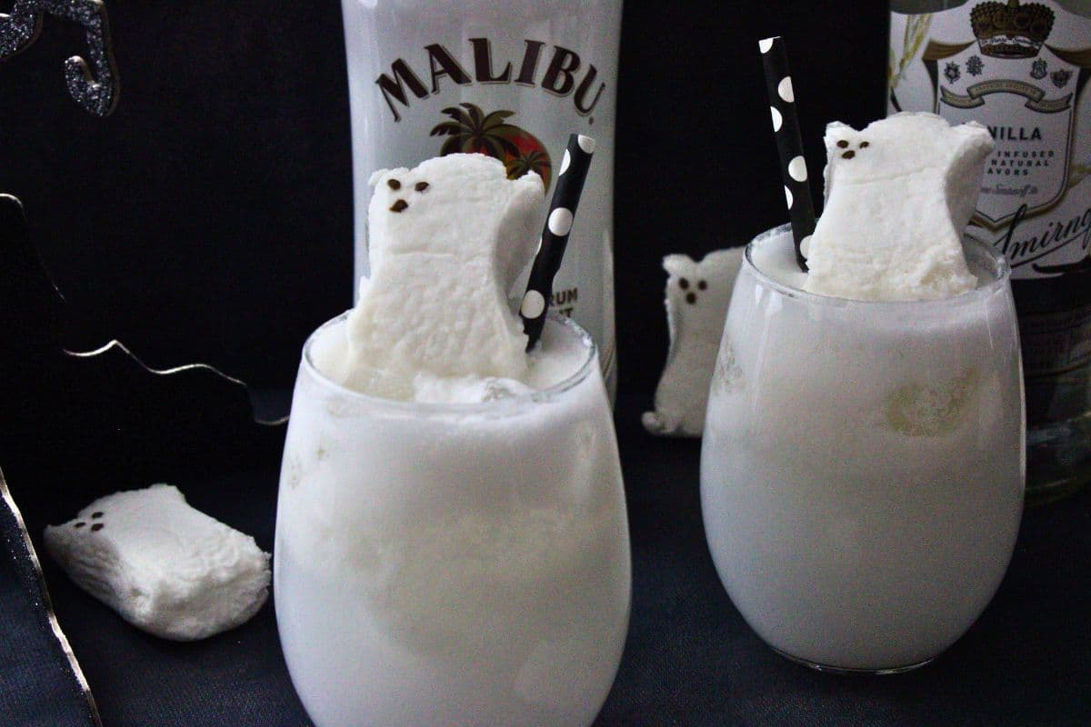 Drunk Ghost Cocktail: Halloween Drink With Vodka & Sprite - Dinners Done Quick