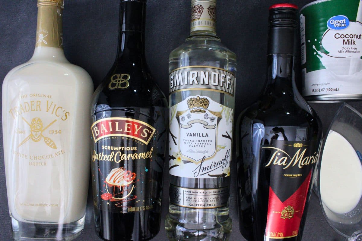 Screaming Ghost Cocktail: Halloween Drink Recipe! - Dinners Done Quick