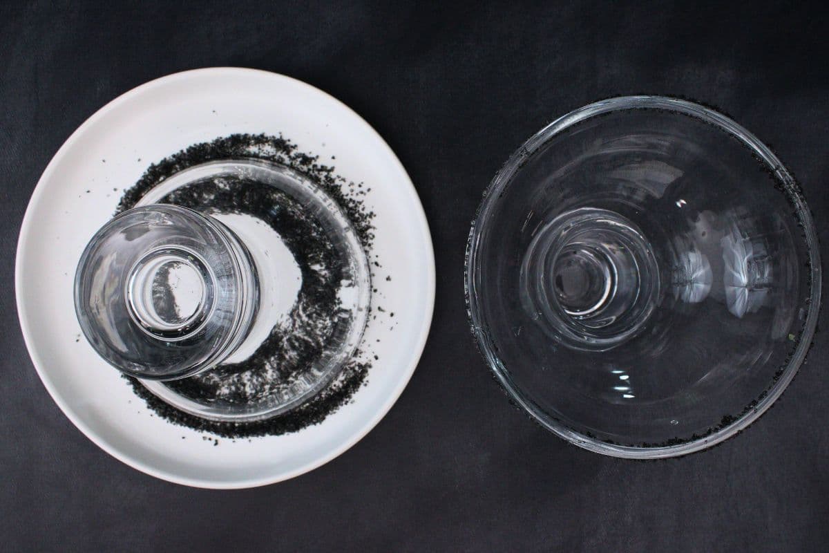 Black Margarita: Easy Cocktail Recipe For Halloween! - Dinners Done Quick