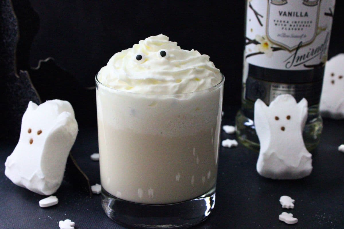 Screaming Ghost Cocktail: Halloween Drink Recipe! - Dinners Done Quick