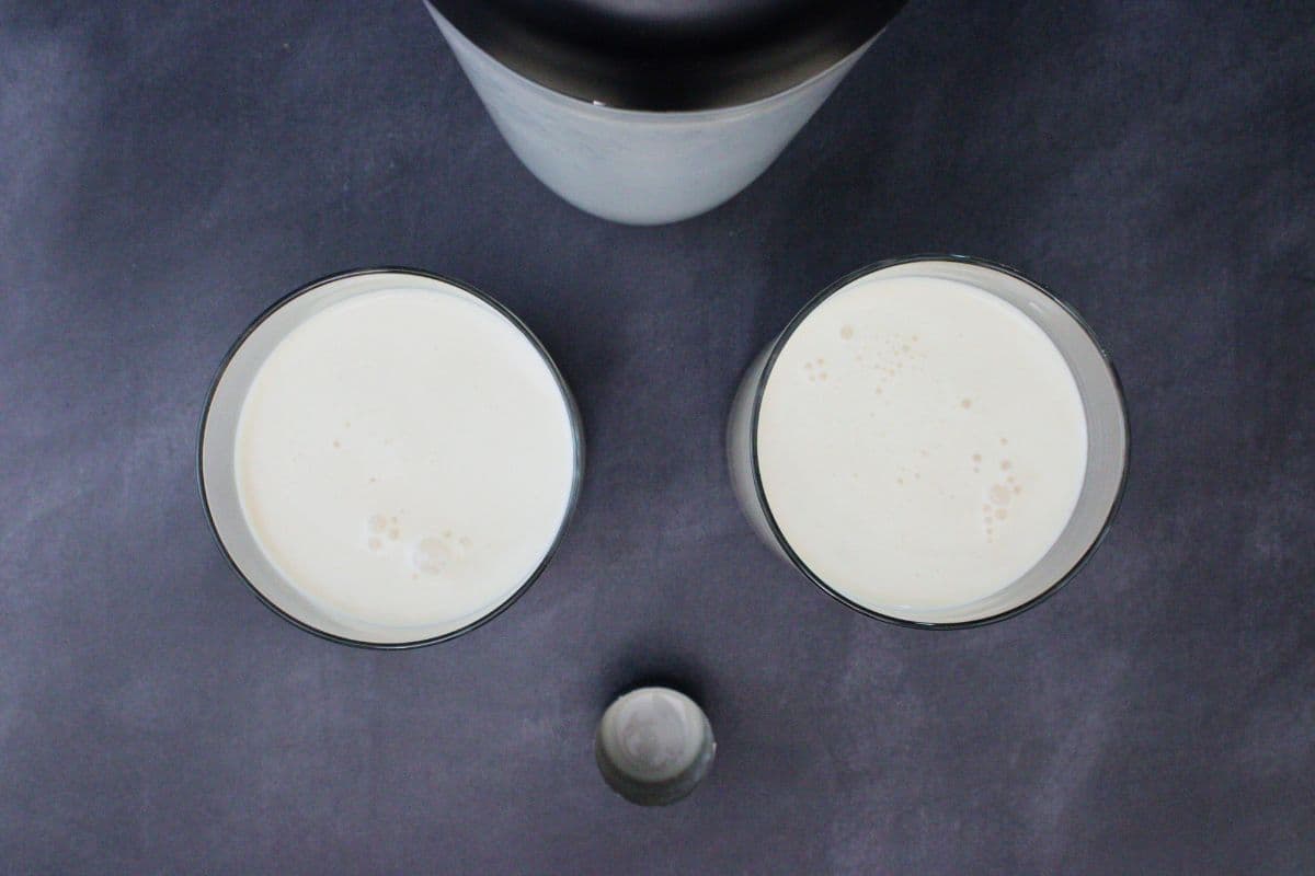 Screaming Ghost Cocktail: Halloween Drink Recipe! - Dinners Done Quick