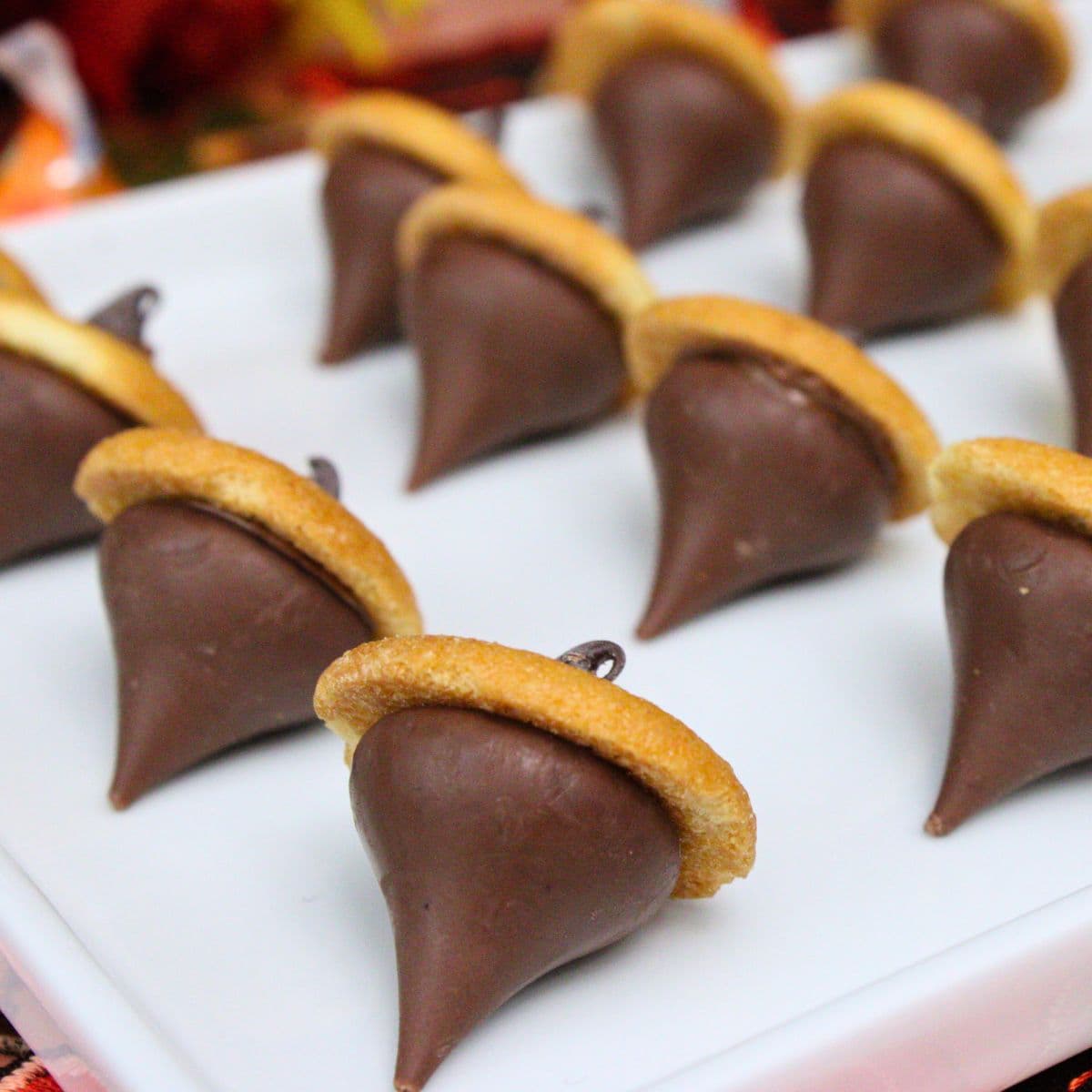 Hershey Kiss Acorns: Cute Chocolate Treat For Fall! - Dinners Done Quick