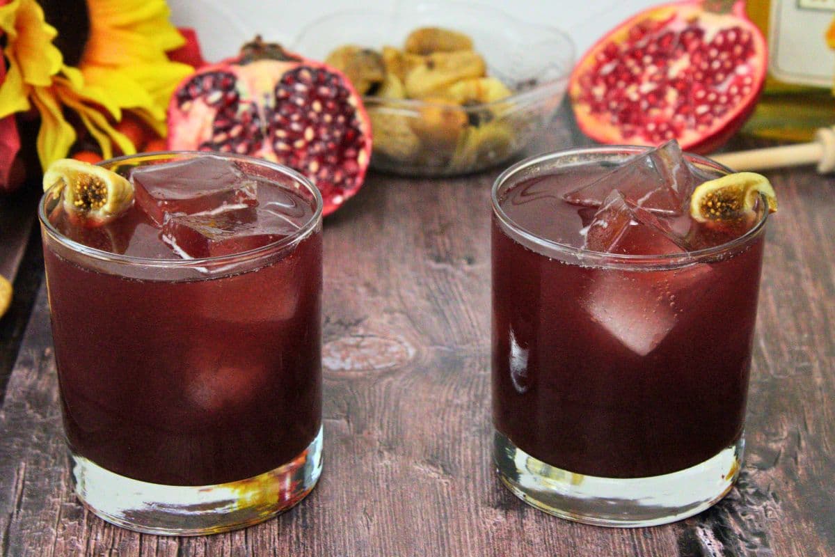 Gladiator Cocktail: An Ancient Roman Inspired Drink! - Dinners Done Quick