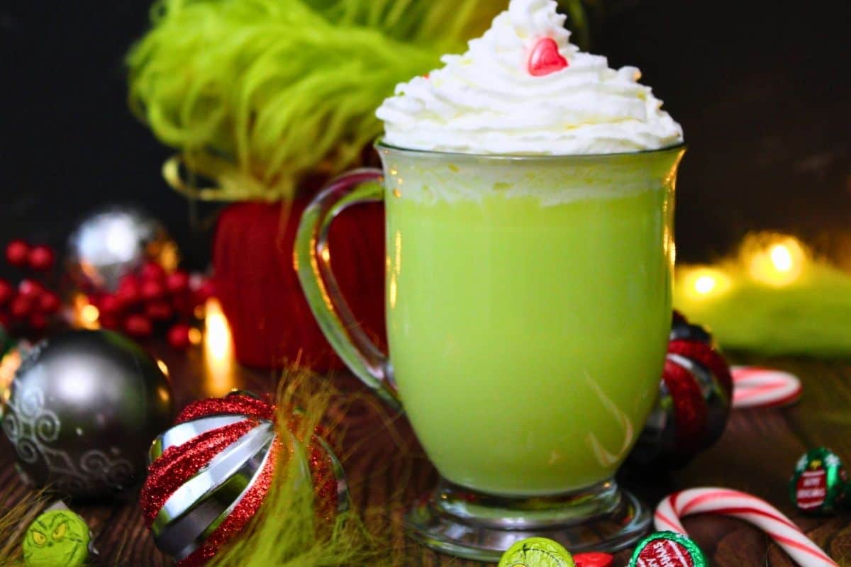Grinch Hot Chocolate: Festive White Chocolate Cocoa! - Dinners Done Quick