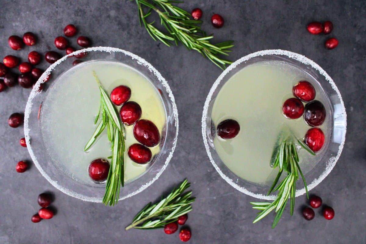 Christmas Lemon Drop Cosmo: White Christmas Cocktail! - Dinners Done Quick