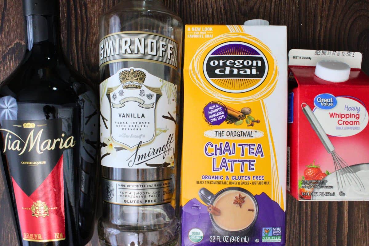 Chai White Russian: Easy Winter Vodka Cocktail! - Dinners Done Quick