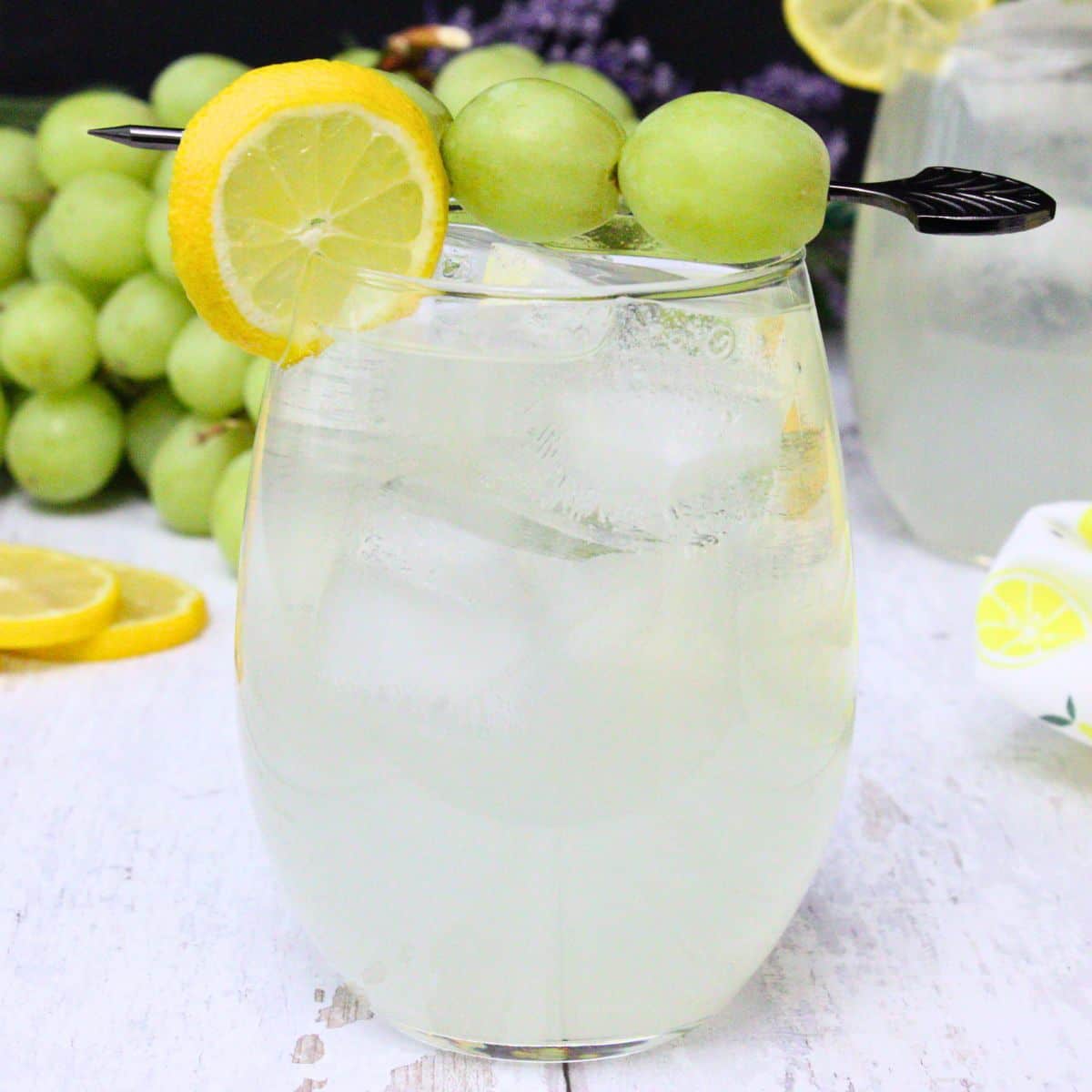 Vodka Lemonade Spritzer: Easy Ciroc Limonata Spritz! - Dinners Done Quick
