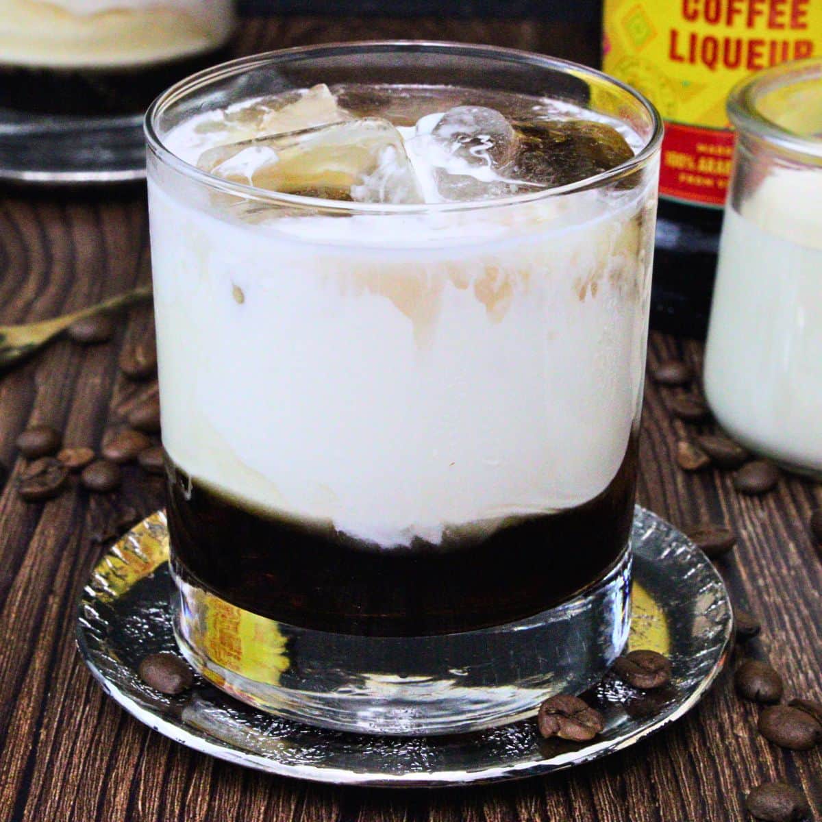 Perfect Classic White Russian: Easy 3 Ingredient Cocktail - Dinners ...