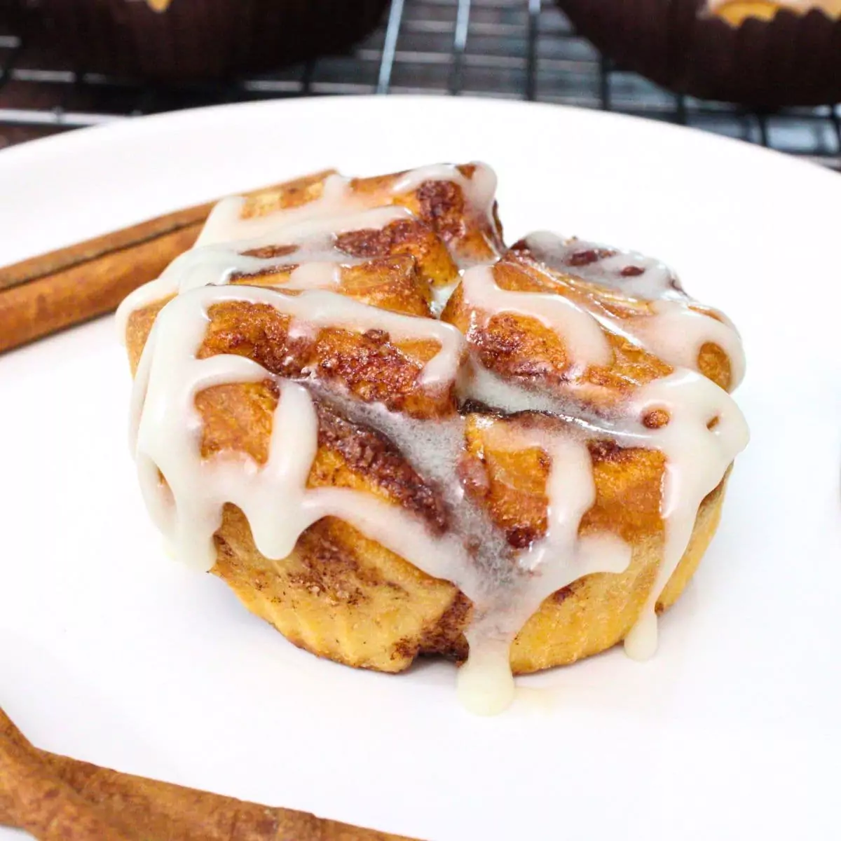 Cinnamon Roll Overnight Oats: Just 3 Easy Steps! - Dinners Done Quick