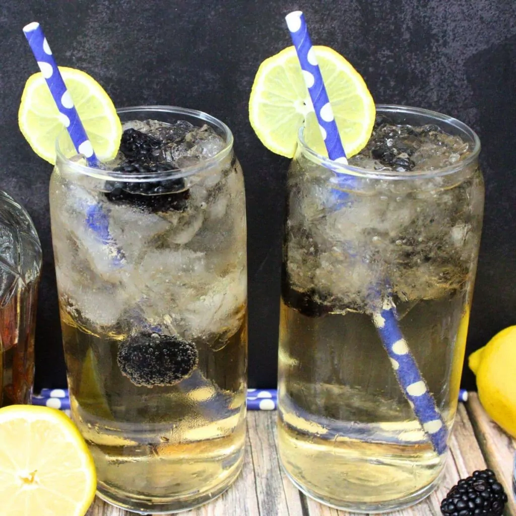 Crown Blackberry and Sprite: 2 Ingredient Mixed Drink! - Dinners Done Quick