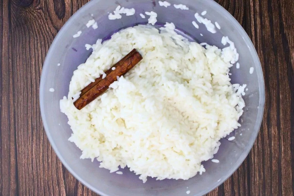 Easy Microwave Rice Pudding (Arroz Con Leche) Recipe - Dinners Done Quick