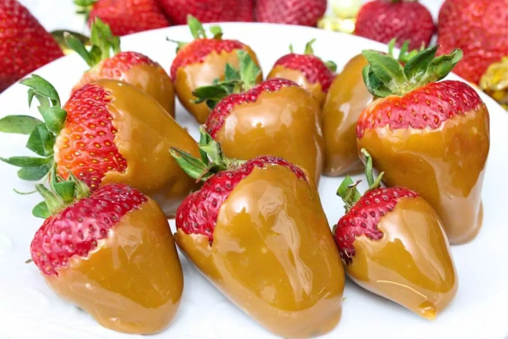 Caramel Candied Strawberries: Easy 2 Ingredient Recipe! - Dinners Done ...