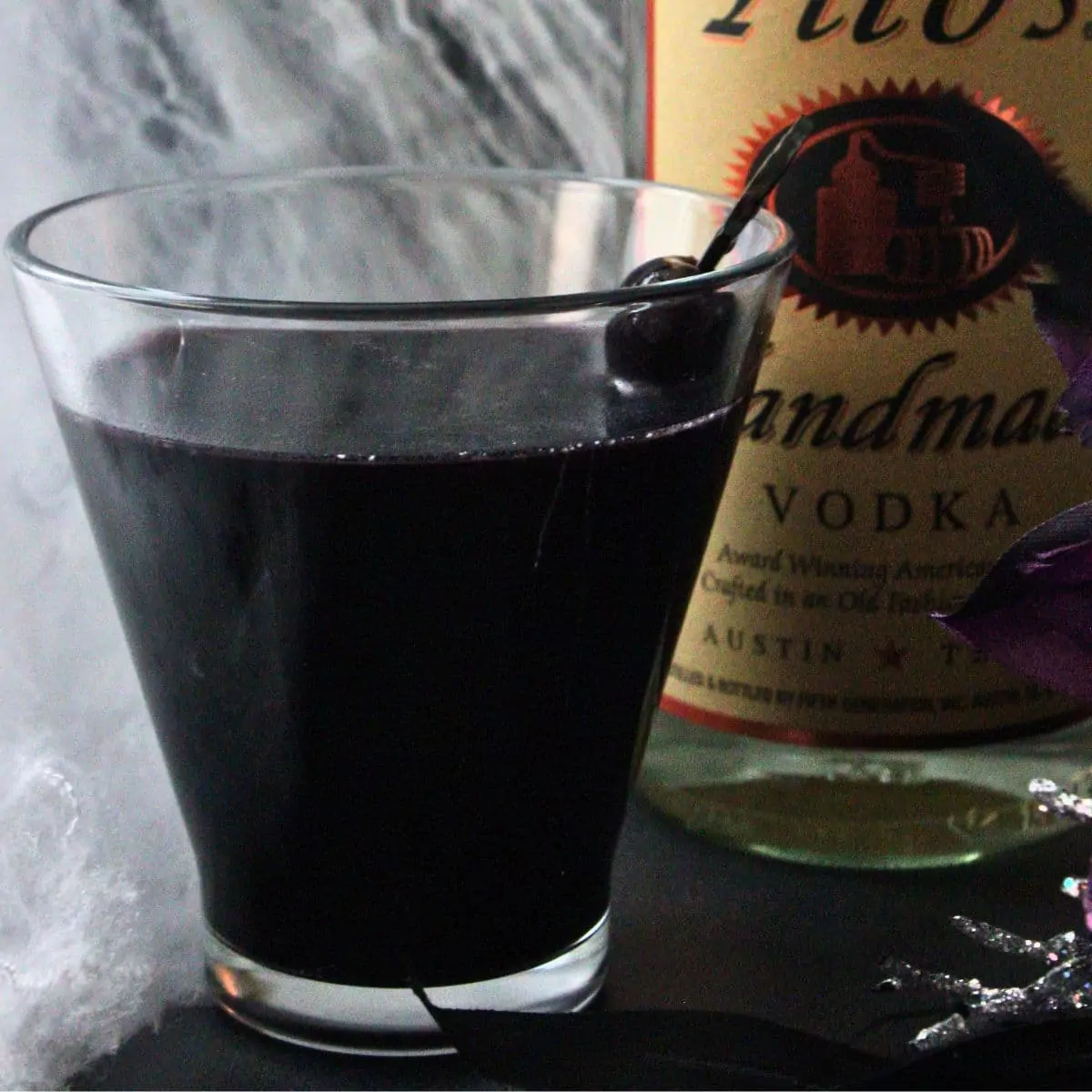 Black Margarita: Easy Cocktail Recipe For Halloween! - Dinners Done Quick