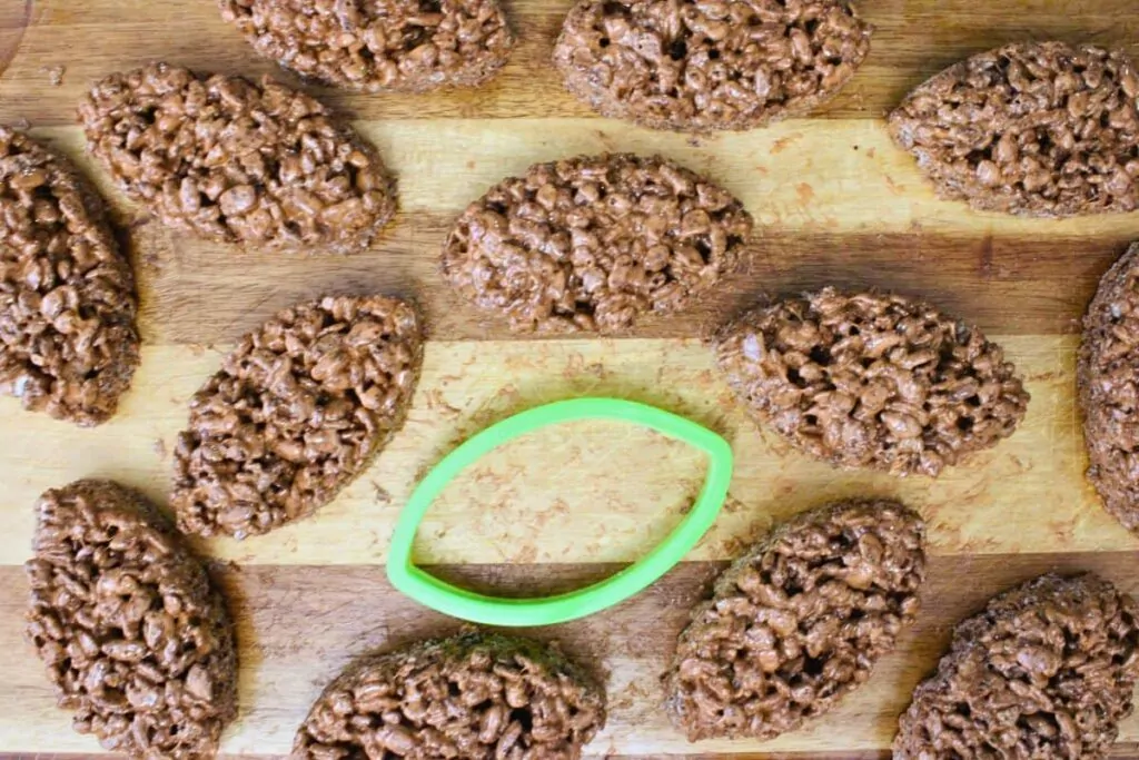 Football Rice Krispie Treats: No Bake Game Day Dessert! - Dinners Done ...